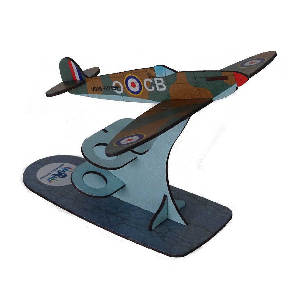 Spitfire pen holder – Hampshire Cultural Trust